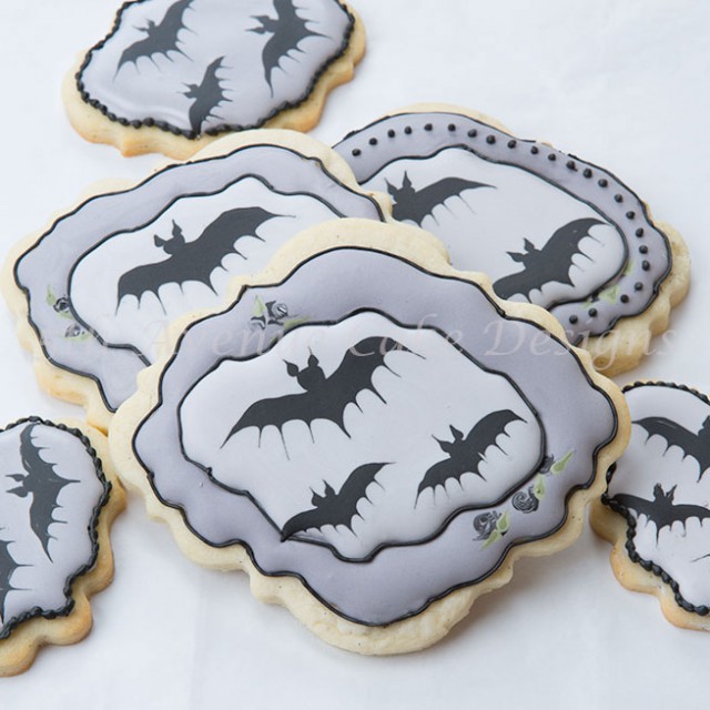 How to Create Wet on Wet Bat Cookies | 5th Avenue Cake Designs