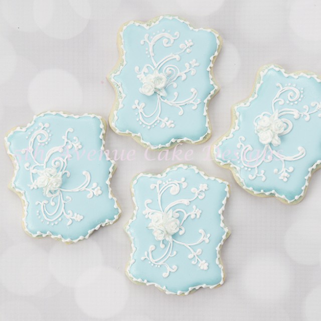 Delicate Filigree Cookie Art Lesson 👰🏻🎩💐 | 5th Avenue Cake Designs